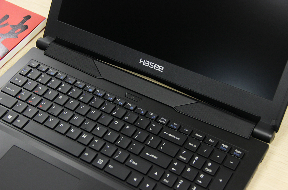 升级更高性价比 战神Z7M-SL7D2游戏本评测_天极网