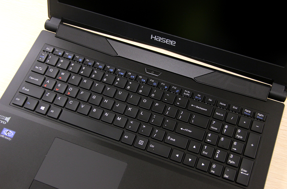 升级更高性价比 战神Z7M-SL7D2游戏本评测_天极网