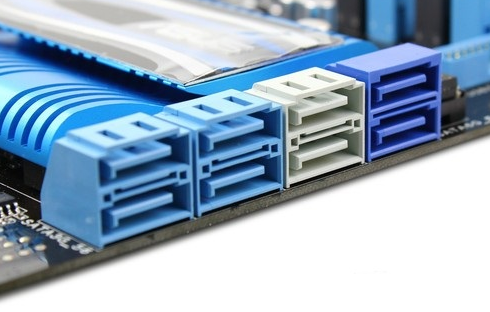 sata2和sata3区别 M.2接口速度实测_天极网