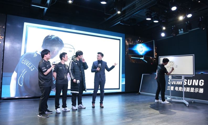 SSG战队用三星显示器上演了一场精彩的现场赛_天极网